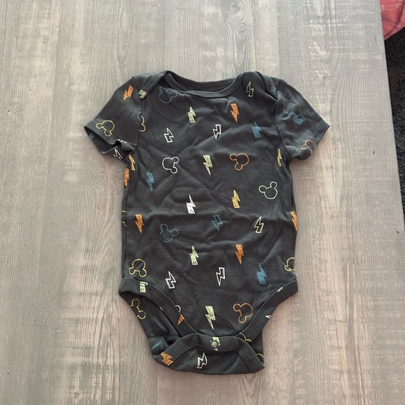 Disney | One Pieces | Disney Baby Onsie 9 Months | Poshmark
